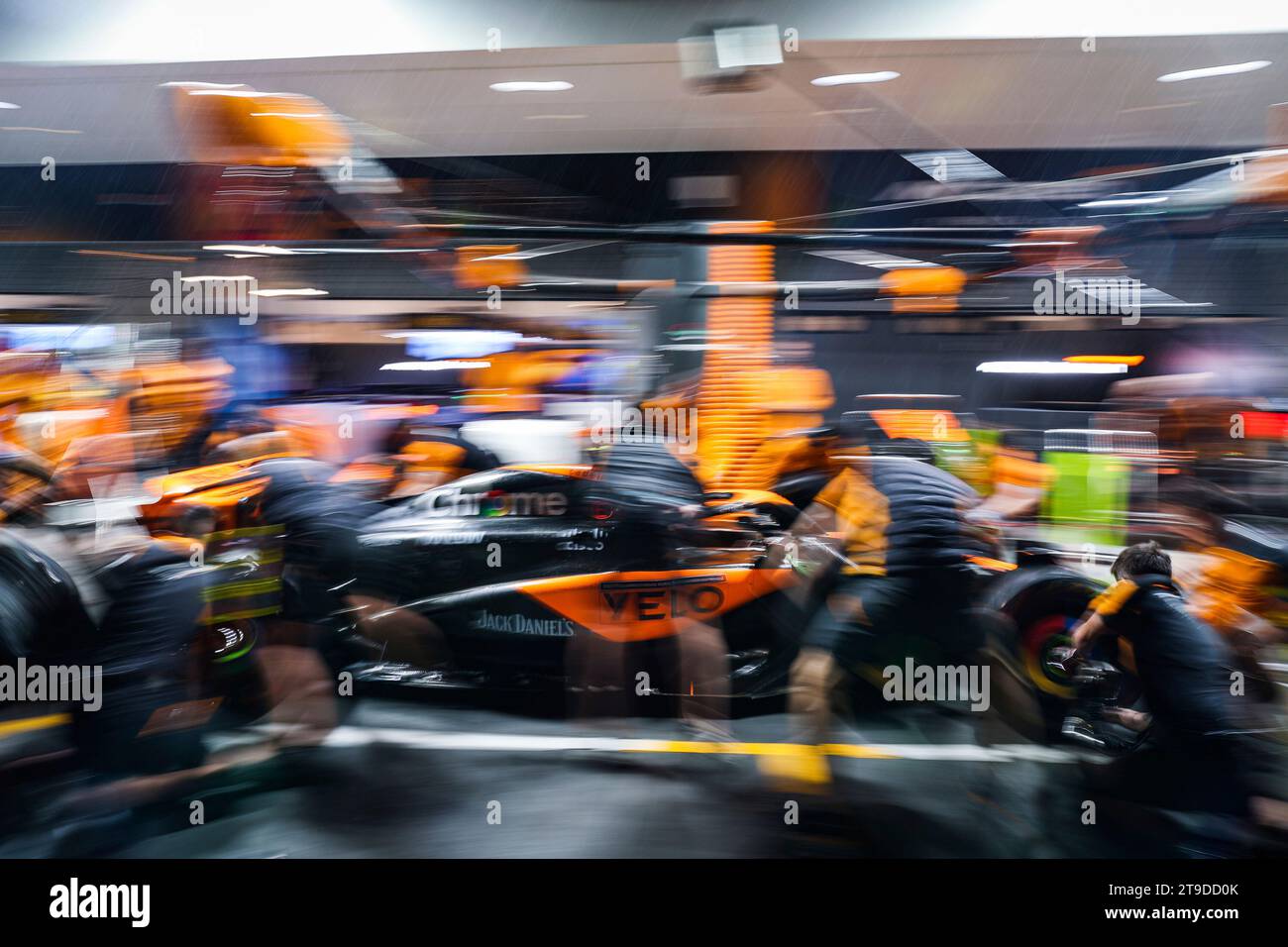 Las Vegas, USA. 15th Nov, 2023. McLaren F1 Team during pit stop ...