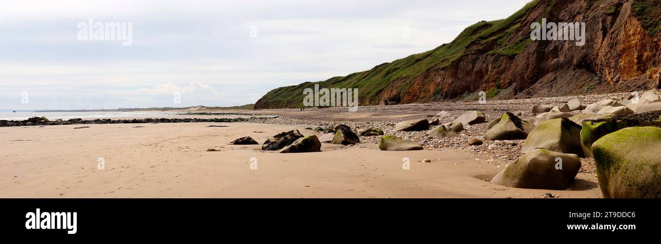 Blackhall rocks beach hi-res stock photography and images - Alamy