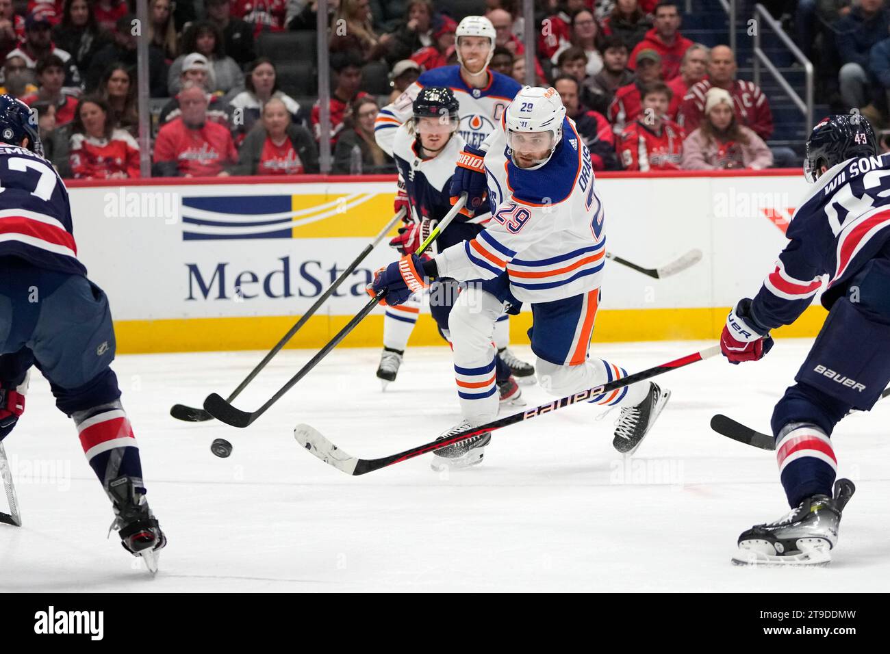 Edmonton Oilers center Leon Draisaitl (29) shoots a goal between ...