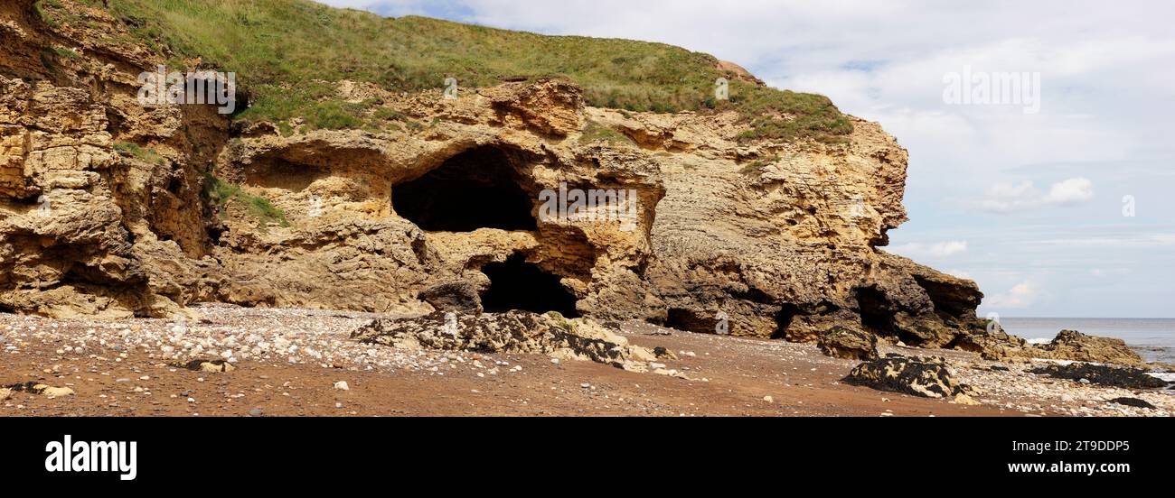 Blackhall rocks beach hi-res stock photography and images - Alamy