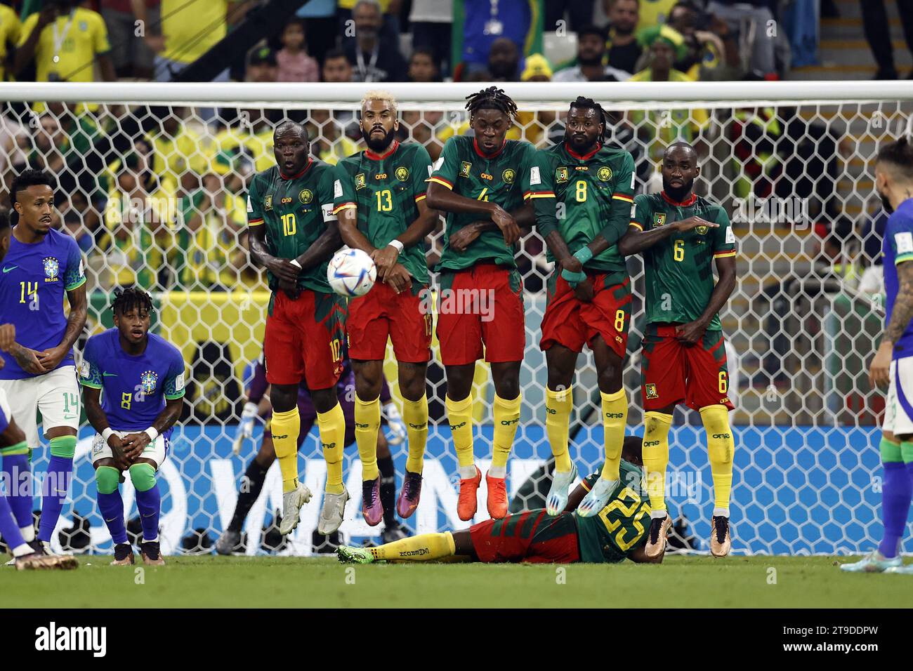 LUSAIL CITY - (L-R) Vincent Aboubakar of Cameroon, Eric Maxim Choupo ...