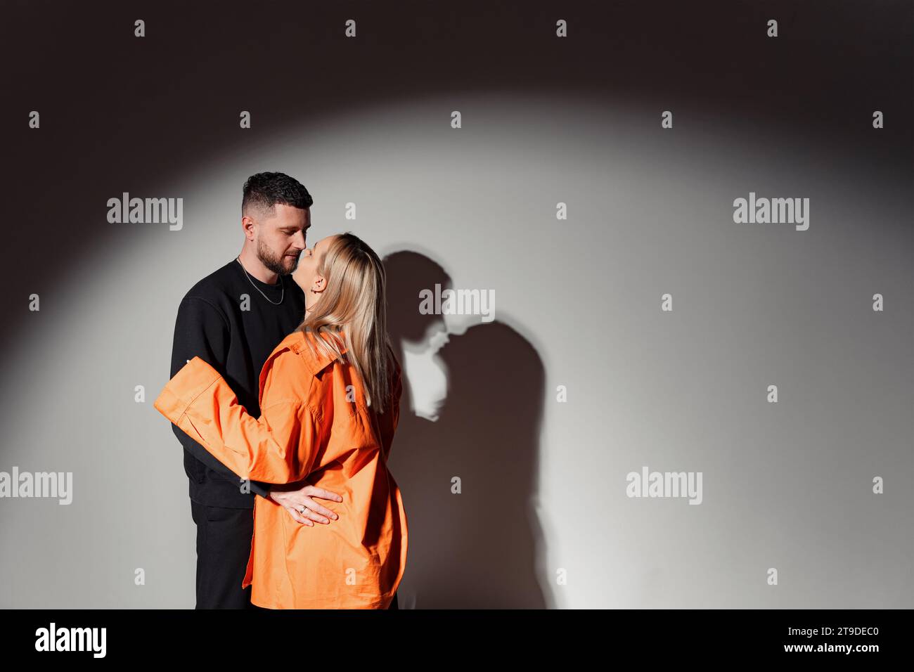 Minimalist black couple silhouette hi-res stock photography and images ...