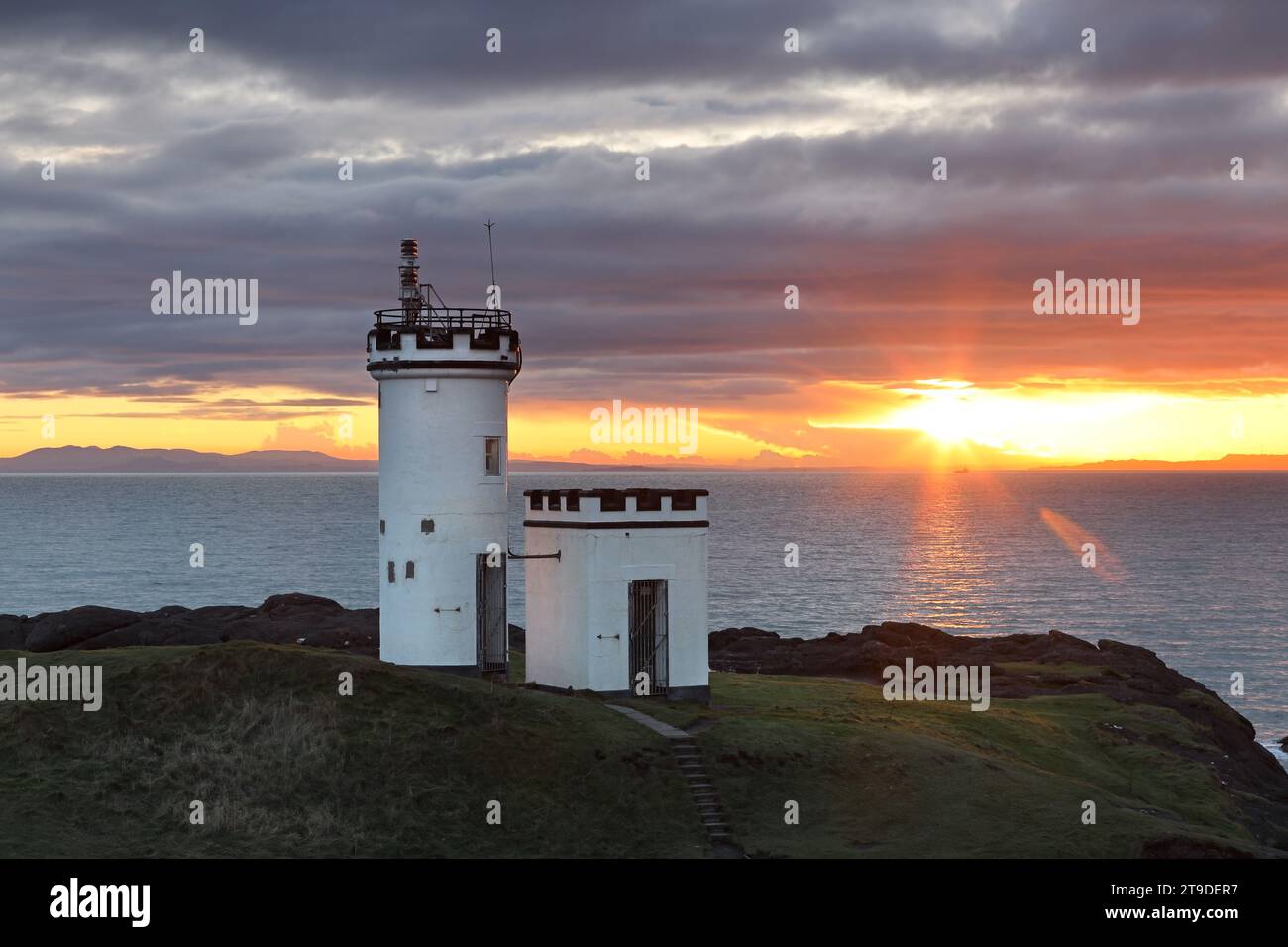 Elie Ness Lighthouse at Sunset, Ruby Bay, Elie, Fife, Scotland, UK ...