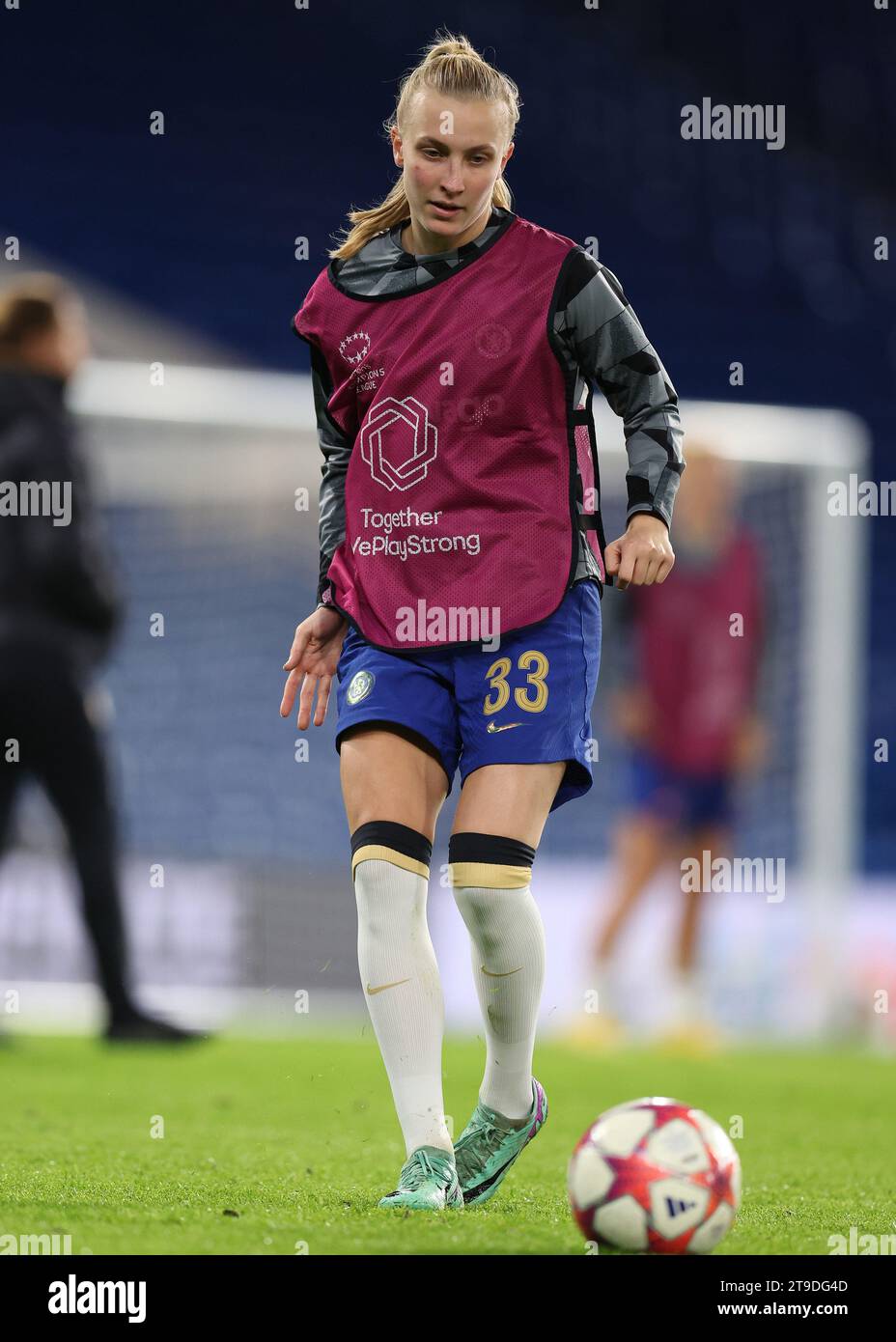 London, UK. 23rd Nov, 2023. Aggie Beever-Jones of Chelsea warms up ...