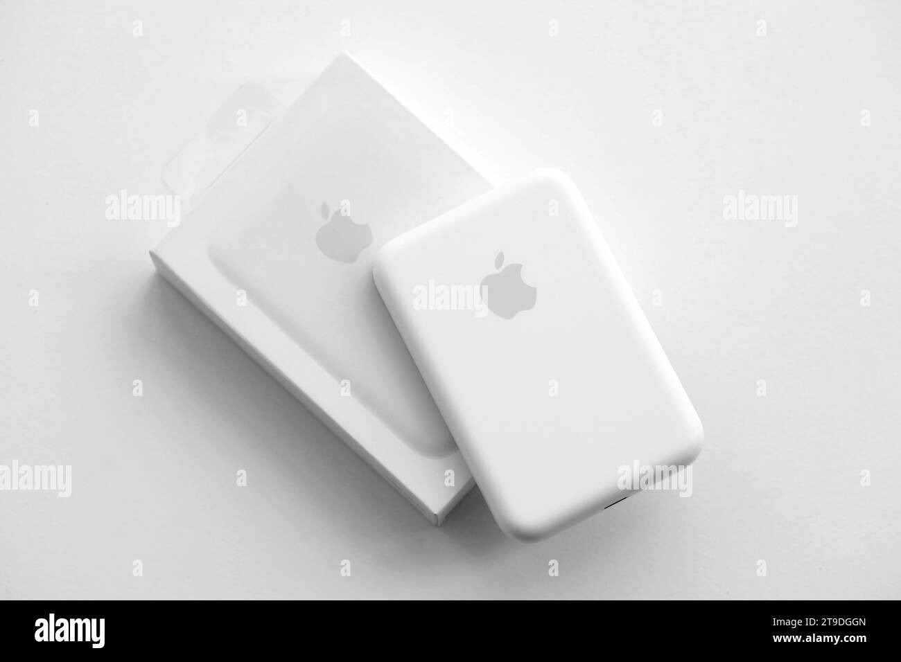 Apple magsafe battery pack Black and White Stock Photos & Images - Alamy