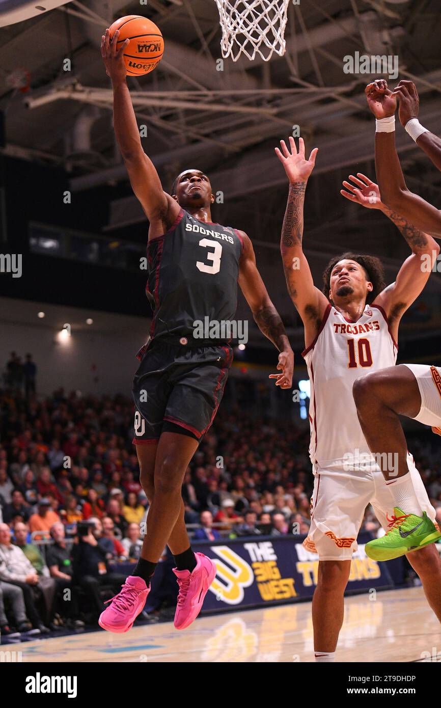 SAN DIEGO, CA - NOVEMBER 24: Oklahoma Sooners guard Otega Oweh (3 ...