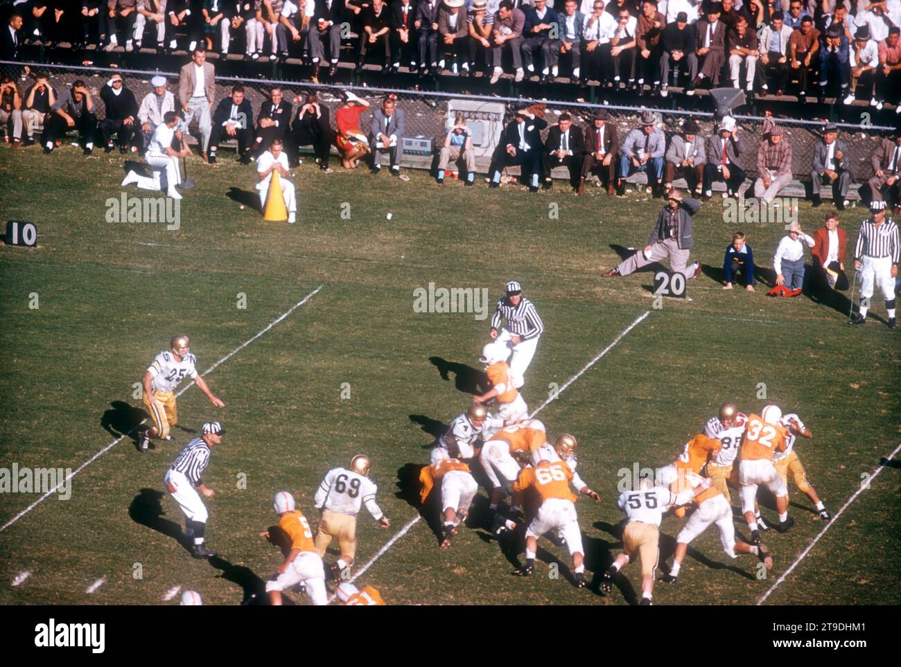 ATLANTA, GA - OCTOBER 11: Billy Majors #44 of the Tennessee Volunteers ...