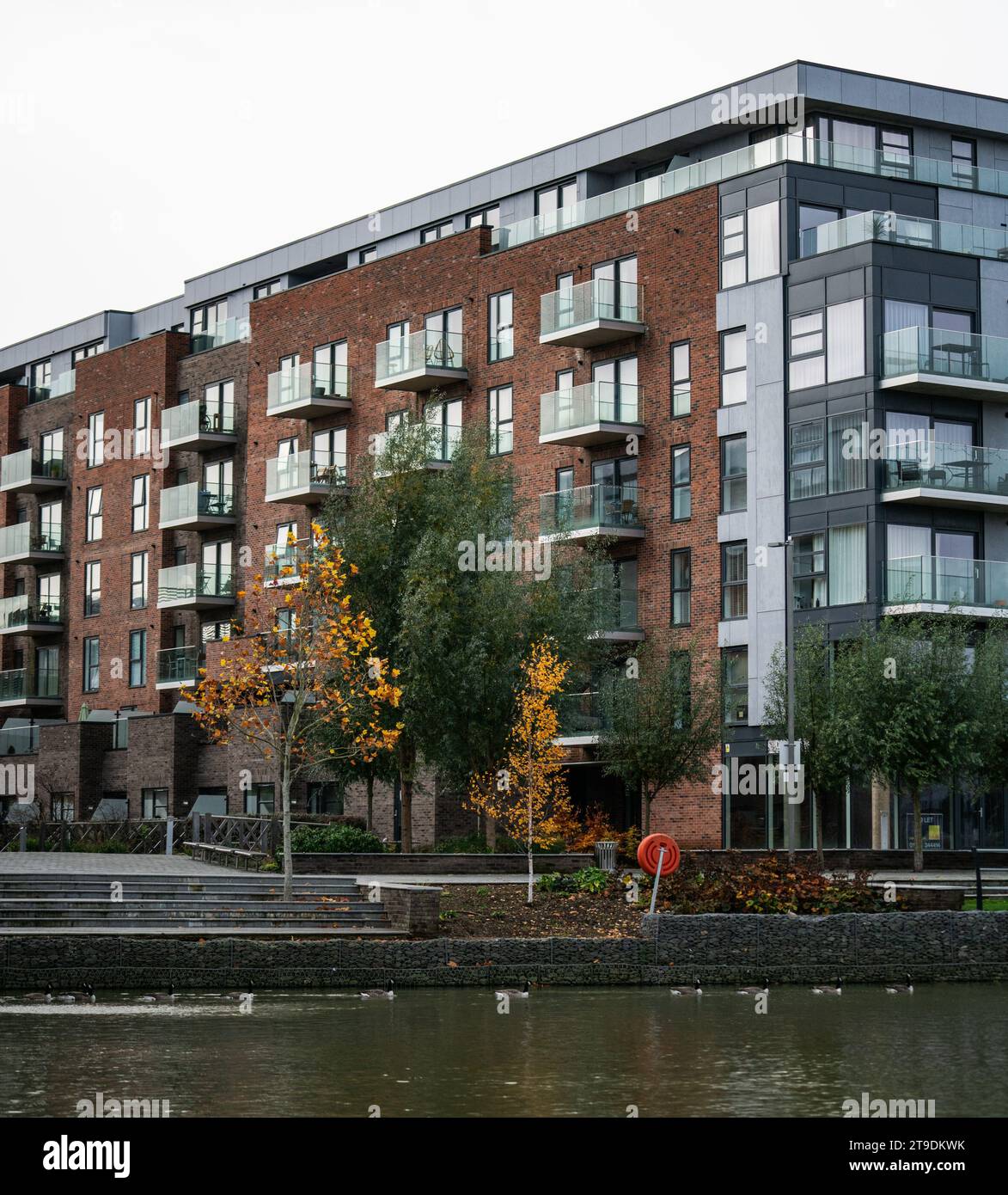 Peterborough embankment hi-res stock photography and images - Alamy
