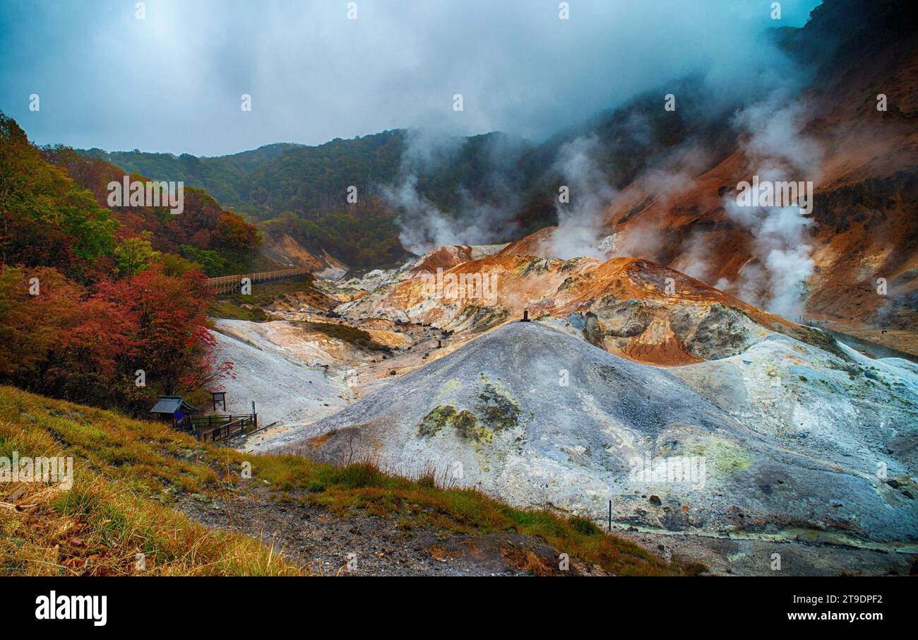 Jigokudani or Hell Valley ,Noboribetsu Onsen, hot steam vents ...