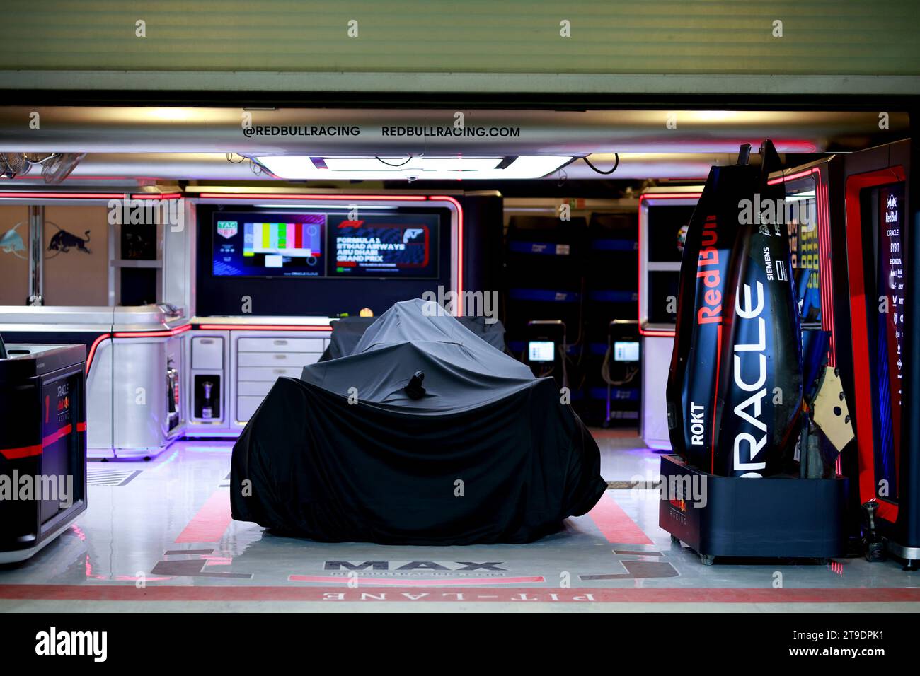 Abu Dhabi, United Arab Emirates. 23rd Nov, 2023. Red Bull Racing RB19 ...