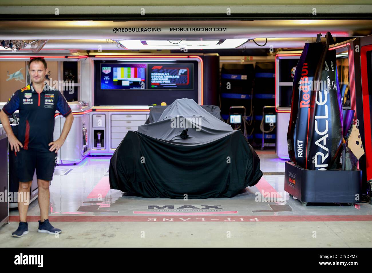 Abu Dhabi, United Arab Emirates. 23rd Nov, 2023. Red Bull Racing RB19 ...