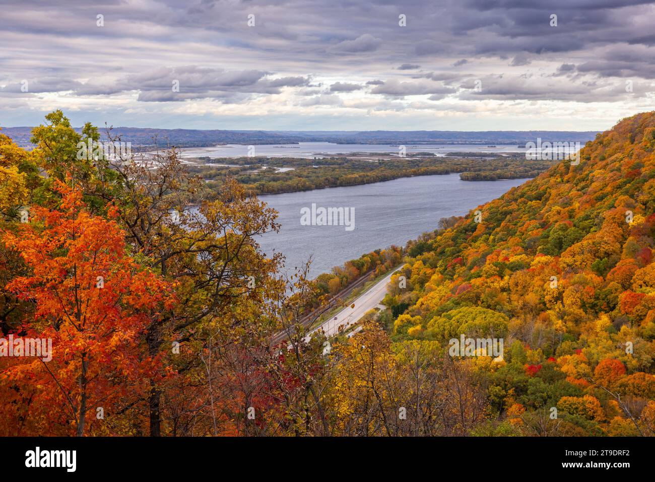Mississippi river fall minnesota hi-res stock photography and images ...