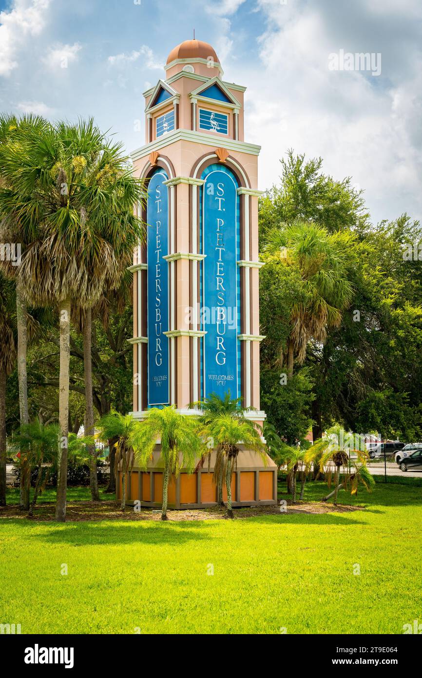 St. Petersburg, Florida, USA - City entrance welcome sign Stock Photo ...