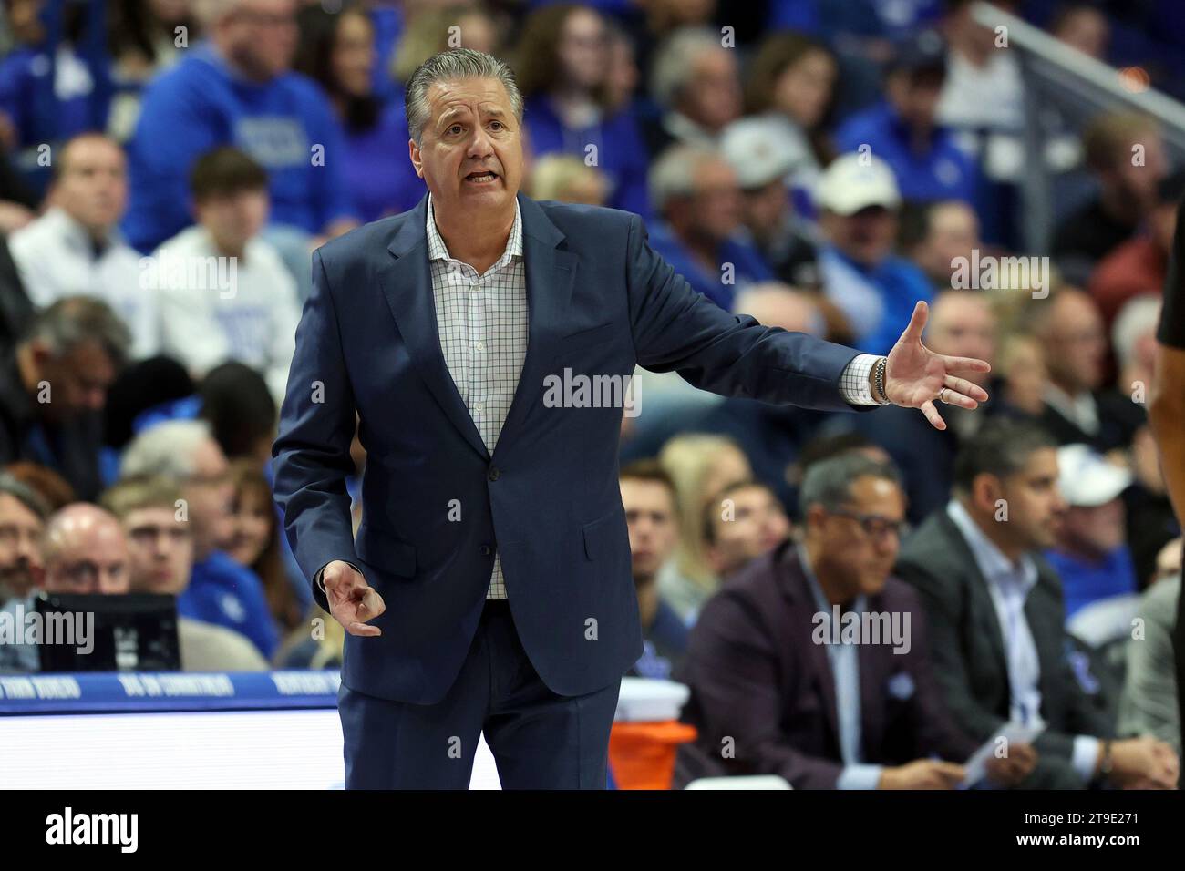 Kentucky head coach John Calipari reacts to a play during the second ...