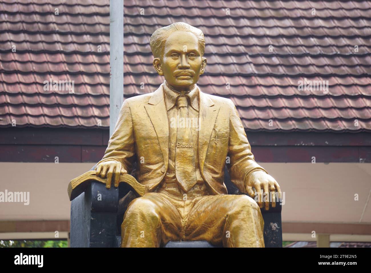 The monument of Dr. Sutomo (Also called Soetomo atau Soebroto). He is ...