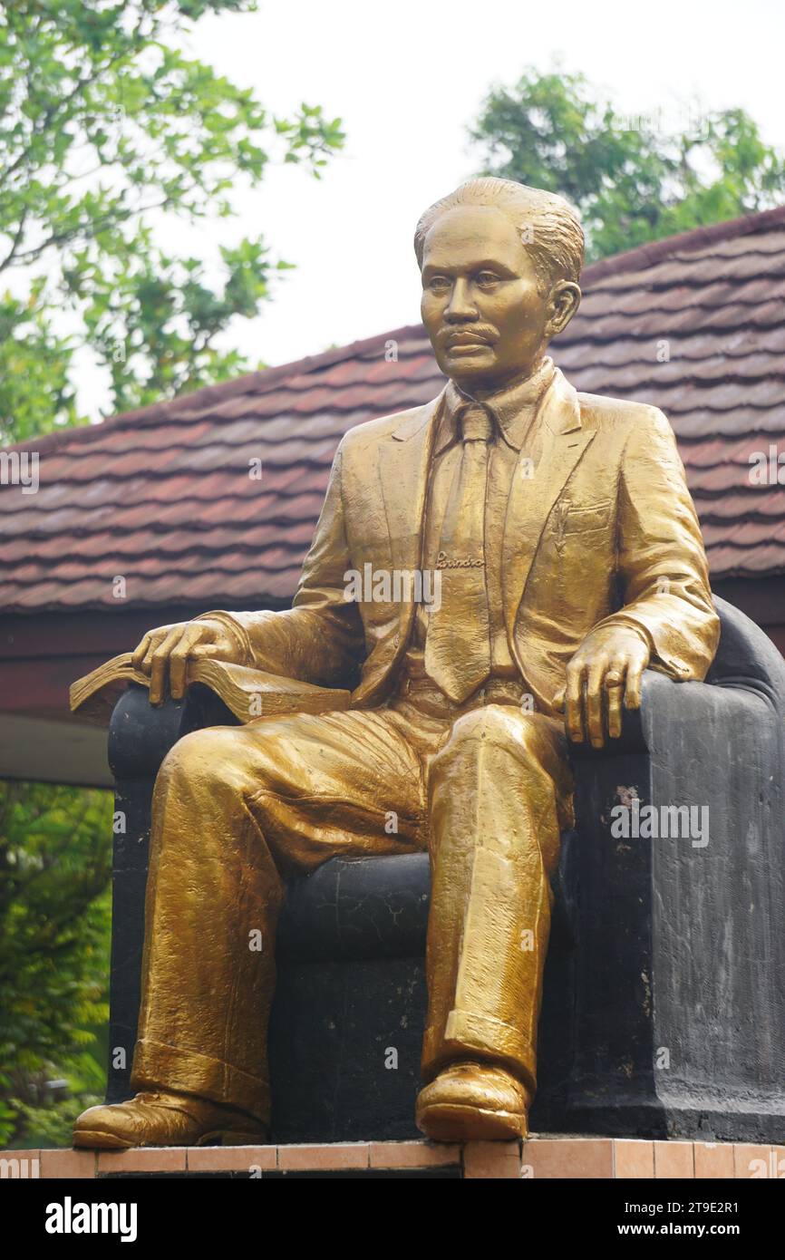 The monument of Dr. Sutomo (Also called Soetomo atau Soebroto). He is ...