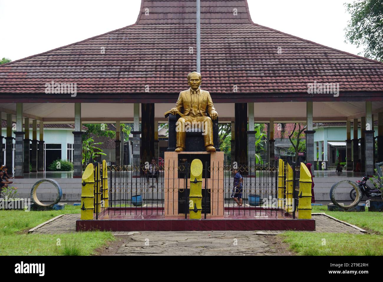 The monument of Dr. Sutomo (Also called Soetomo atau Soebroto). He is ...
