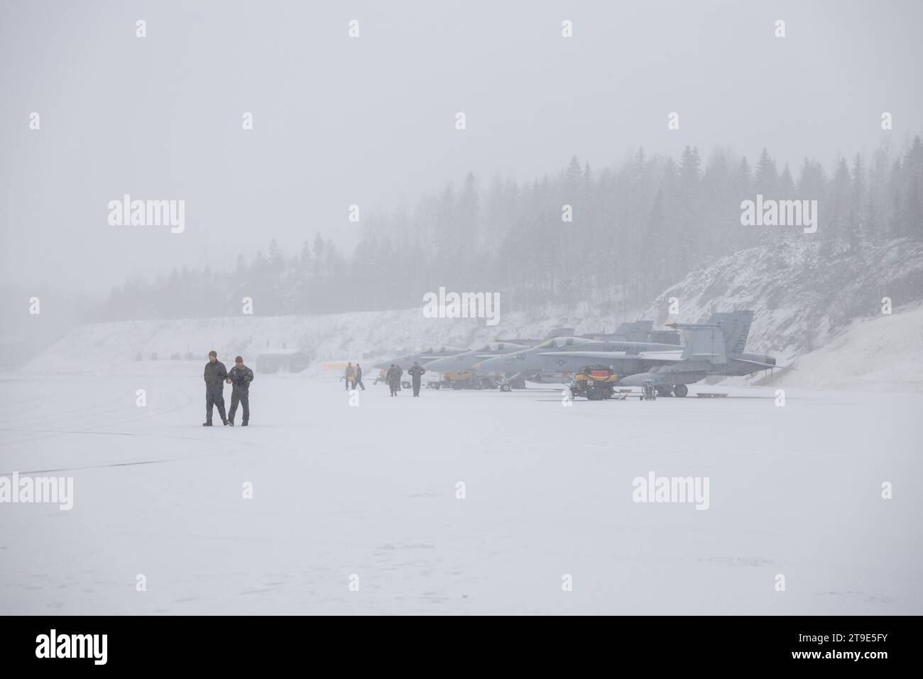 U.S. Marines with Marine All Weather Fighter Attack Squadron (VMFA(AW ...