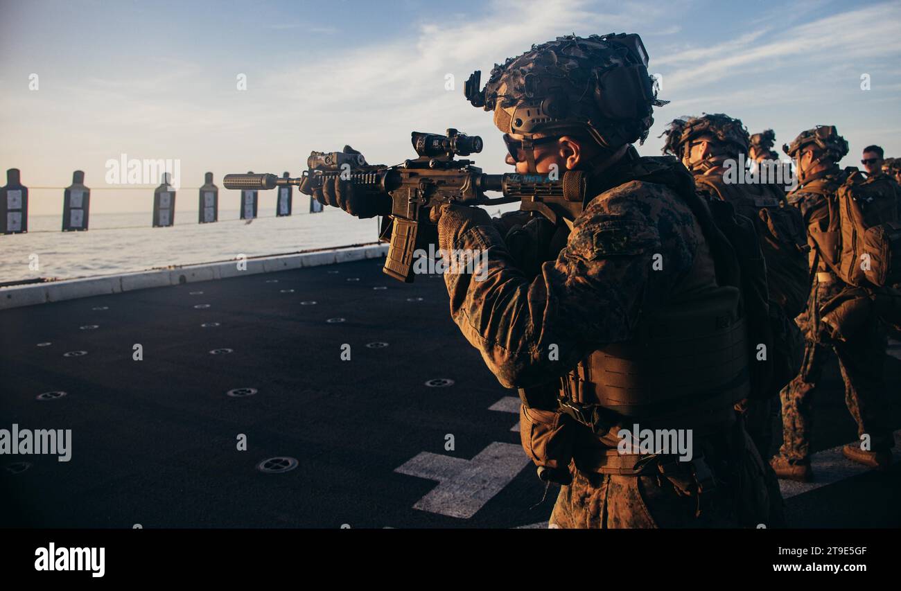 U.S. Marines with Charlie Company, Battalion Landing Team 1/6, 26th ...