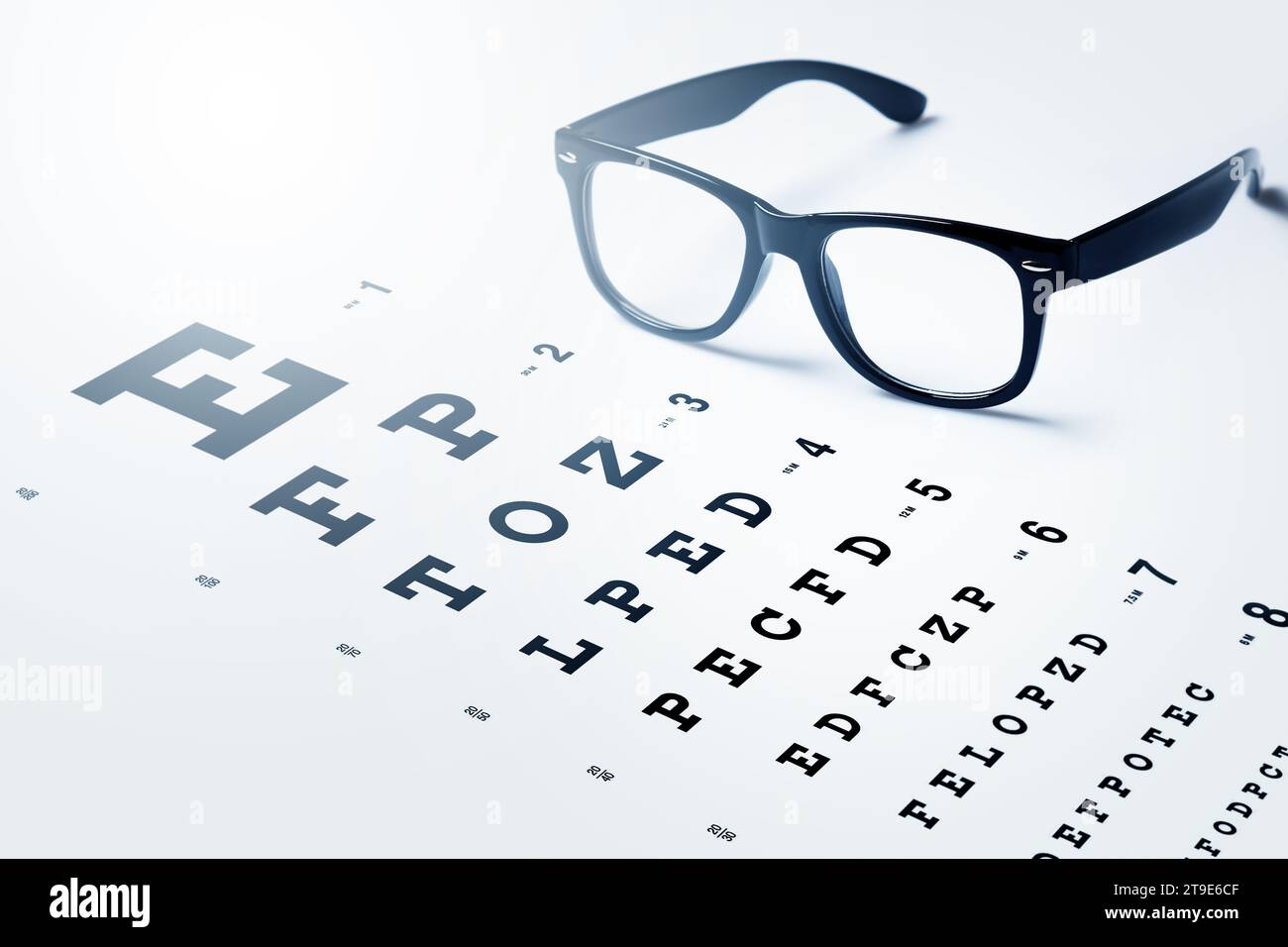 Glasses testing visual acuity hi-res stock photography and images - Alamy