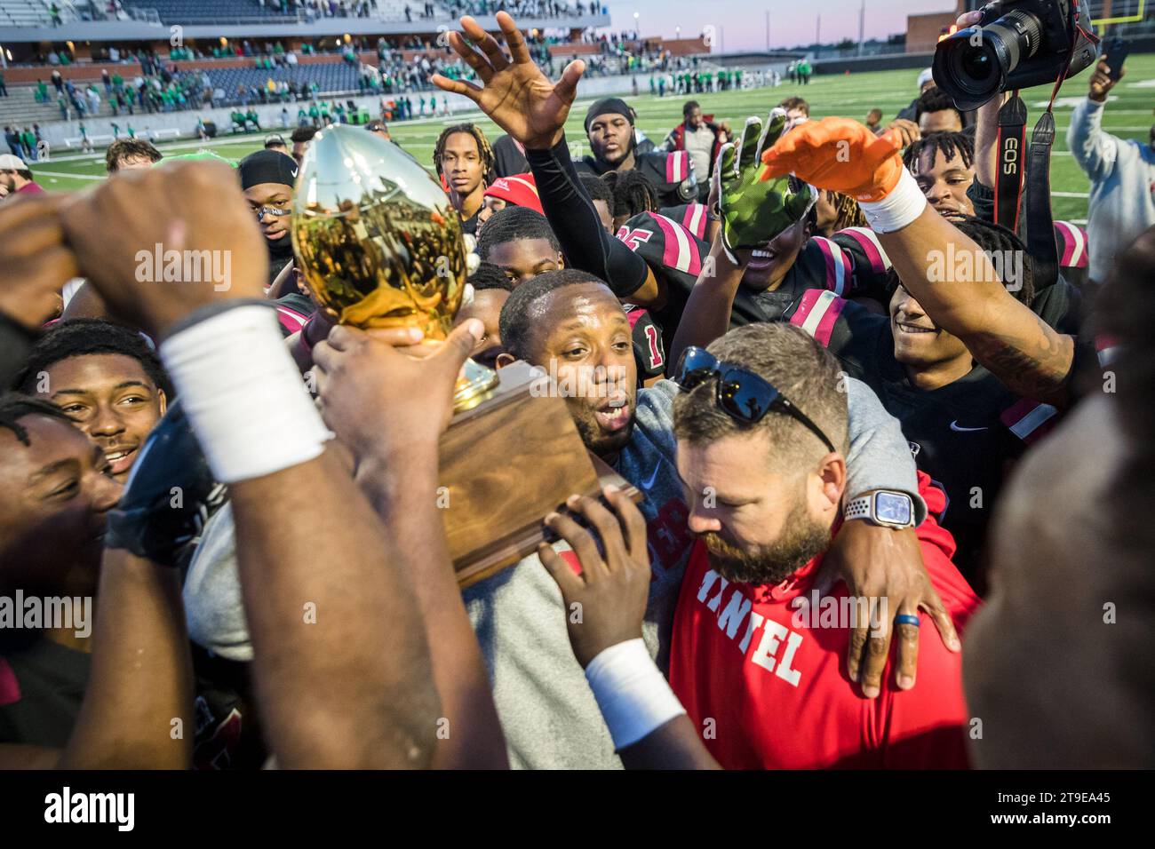 Iowa Colony, Texas, USA. 24th Nov, 2023. Jasper Bulldogs head coach ...