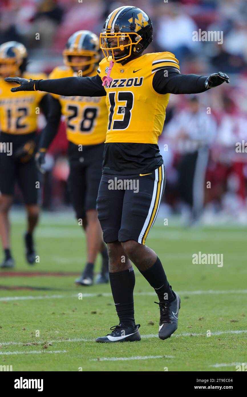 November 24, 2023: Daylan Carnell #13 Missouri linebacker signals ...
