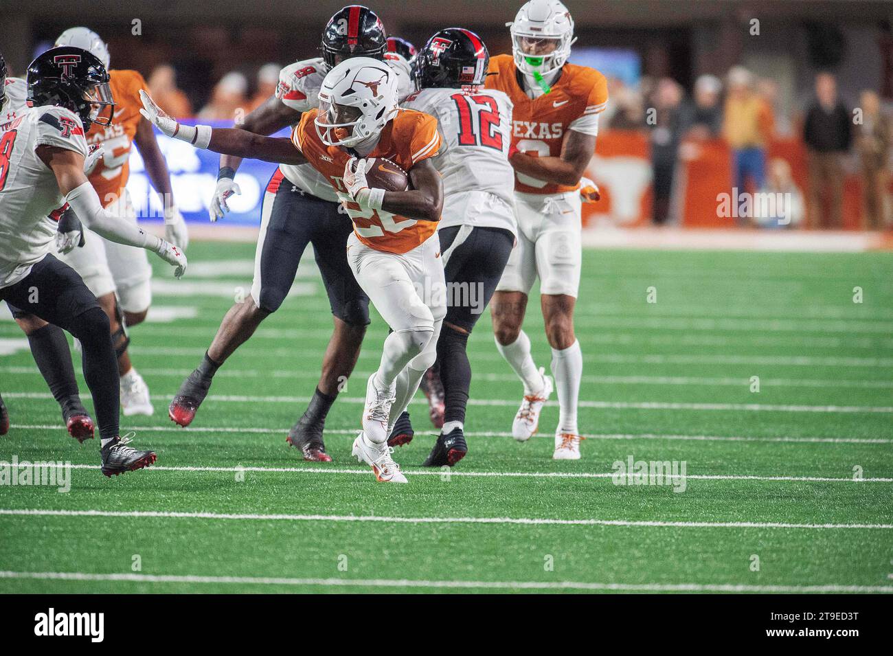 November 24, 2023: Texas Longhorns Quintrevion Wisner (26) in action ...