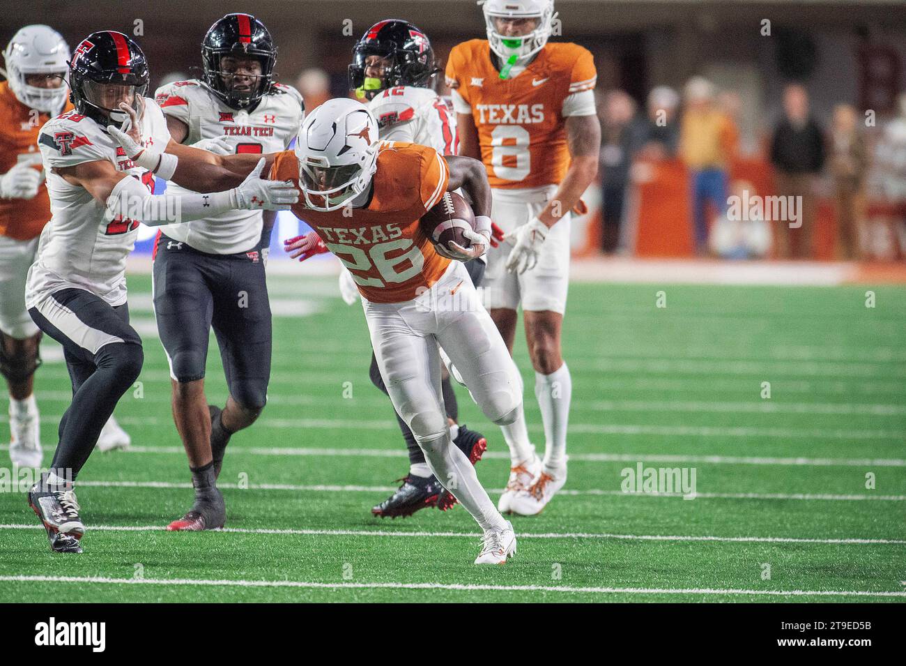 November 24, 2023: Texas Longhorns Quintrevion Wisner (26) in action ...