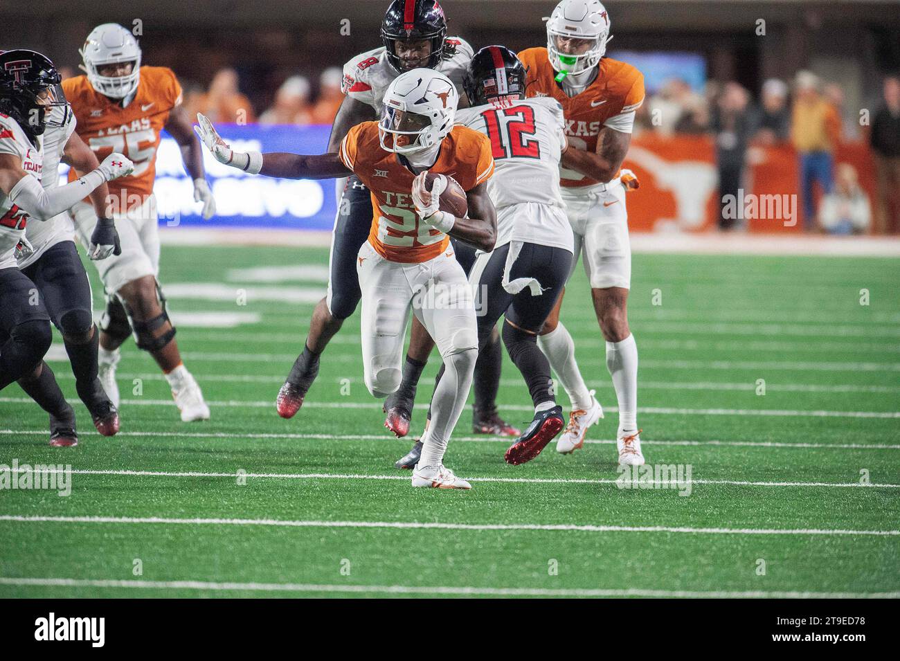 November 24, 2023: Texas Longhorns Quintrevion Wisner (26) in action ...