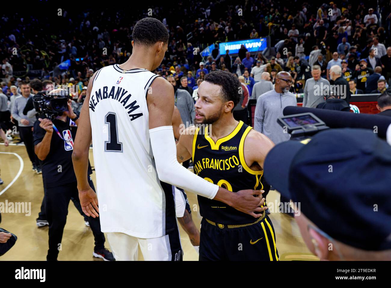 San Antonio Spurs center Victor Wembanyama (1) and Golden State Warriors guard Stephen Curry (30 ...