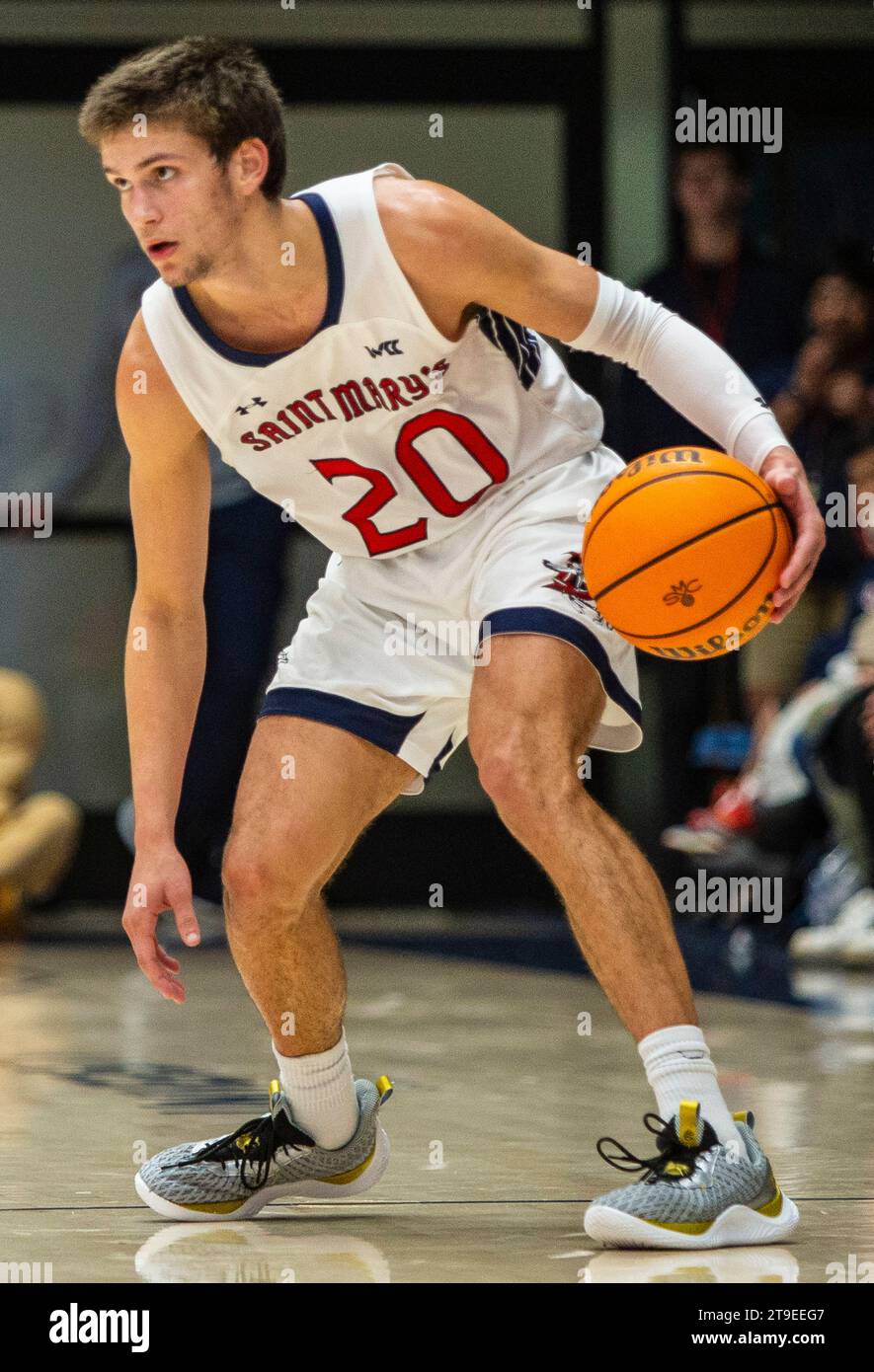 University credit union pavilion hi-res stock photography and images ...