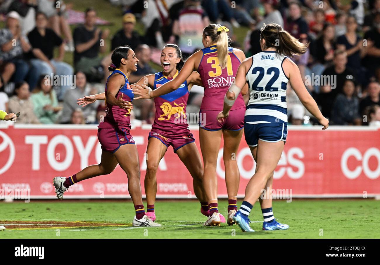 Brisbane, Australia. 25th Nov, 2023. Courtney Hodder of the Lions (left ...