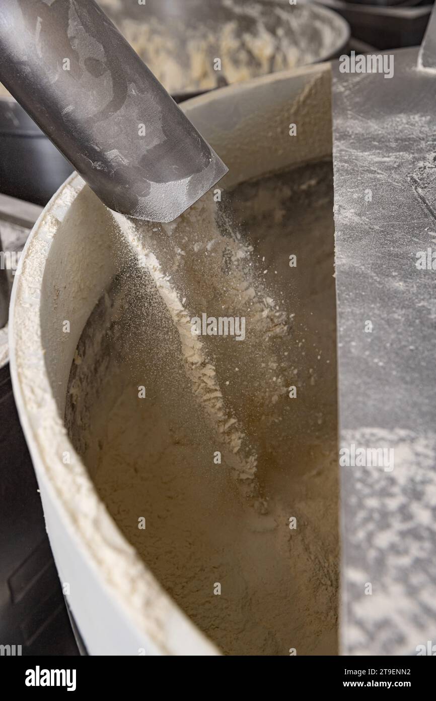 Bread making factory hi-res stock photography and images - Alamy