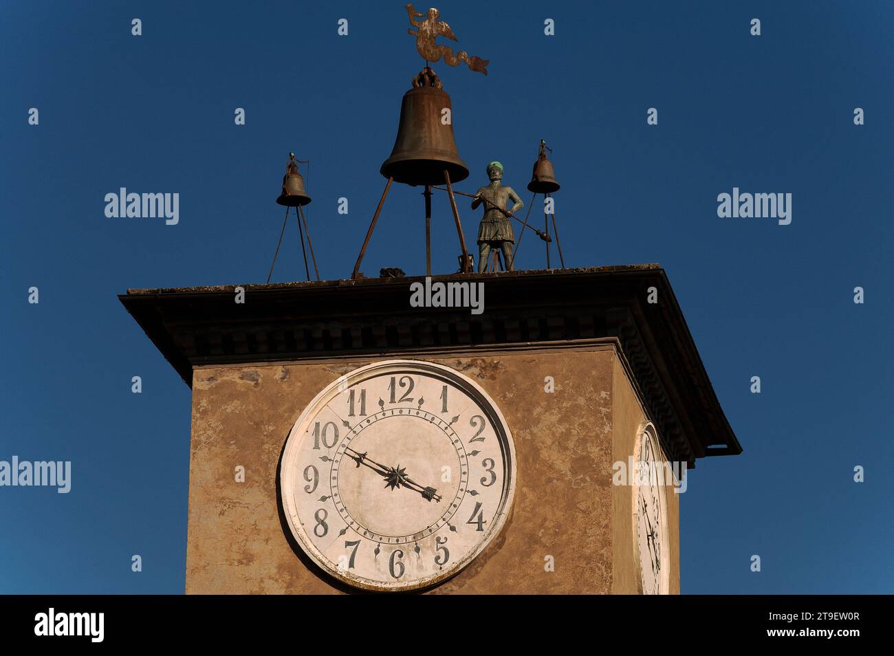 1300s ce mechanical clock hi-res stock photography and images - Alamy