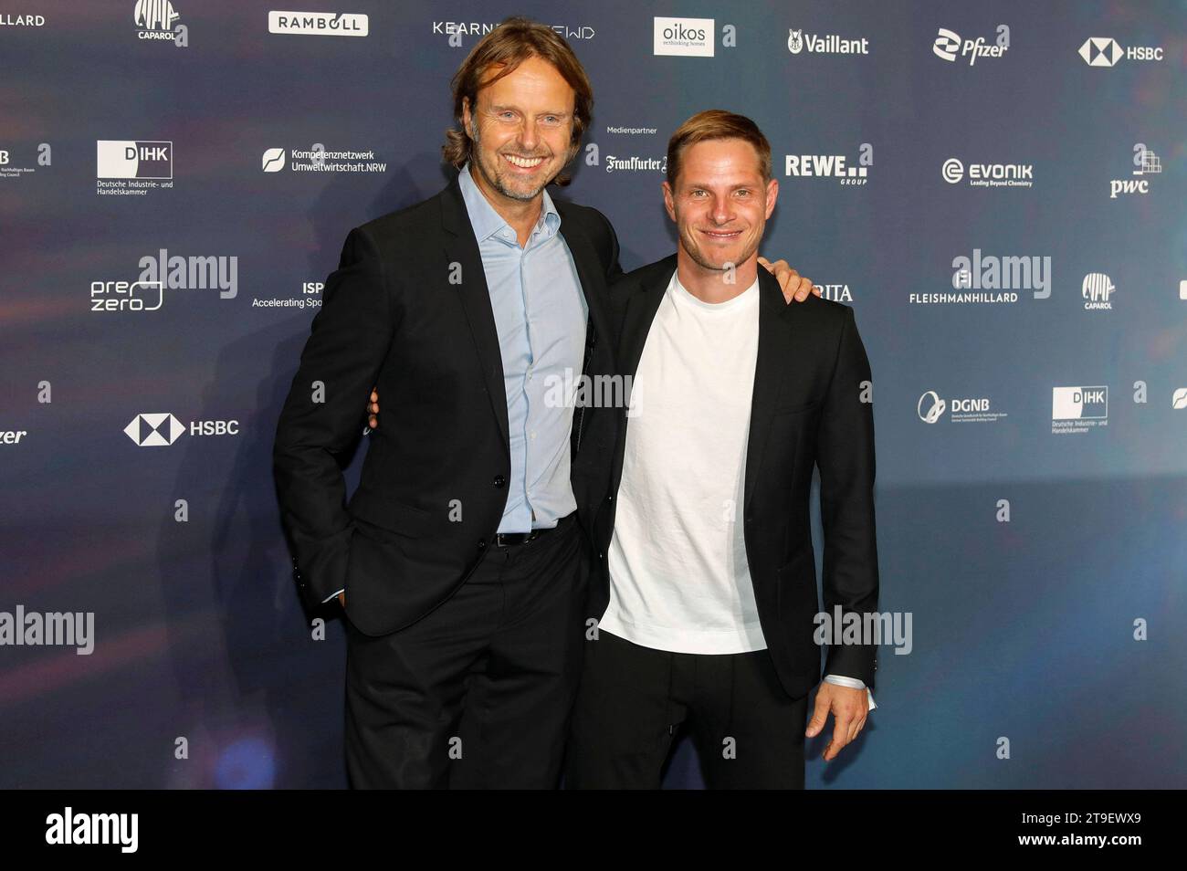 Sebastian Steudtner und Gast bei der Verleihung des 16. Deutschen ...