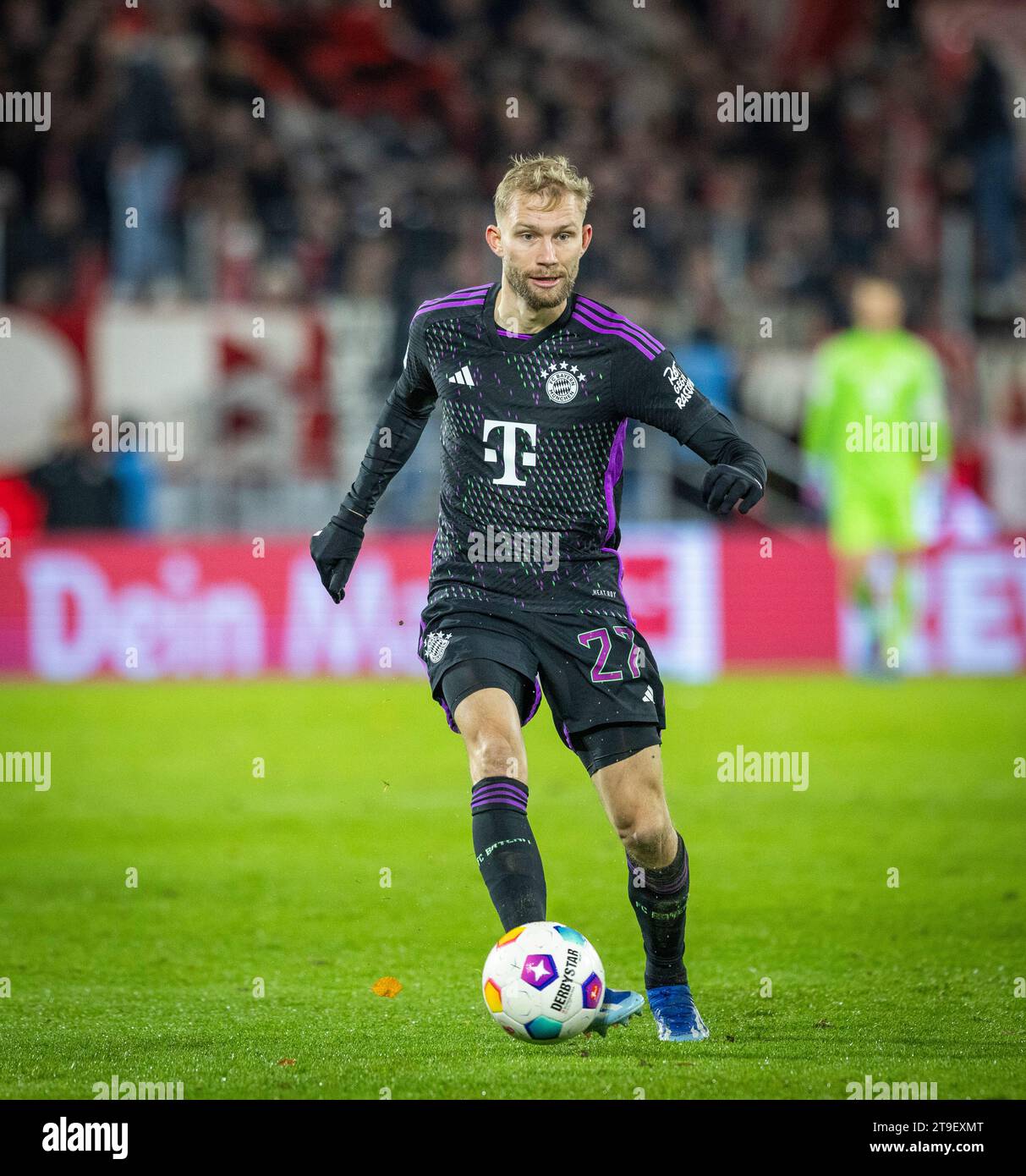Cologne, Germany. 24th Nov 2023. Konrad Laimer (Muenchen) 1. FC Köln ...