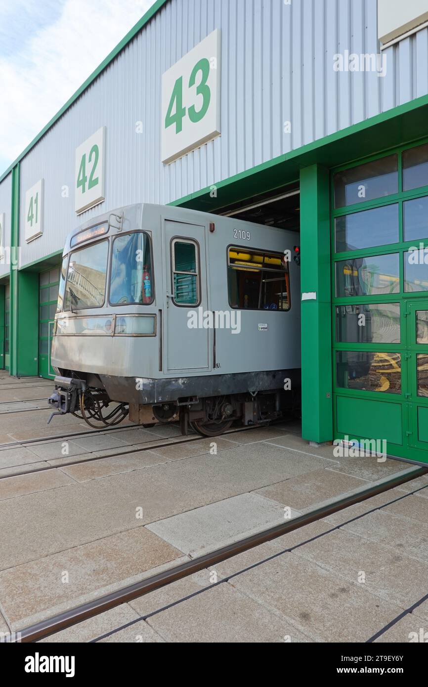 Wiener u bahn hi-res stock photography and images - Alamy