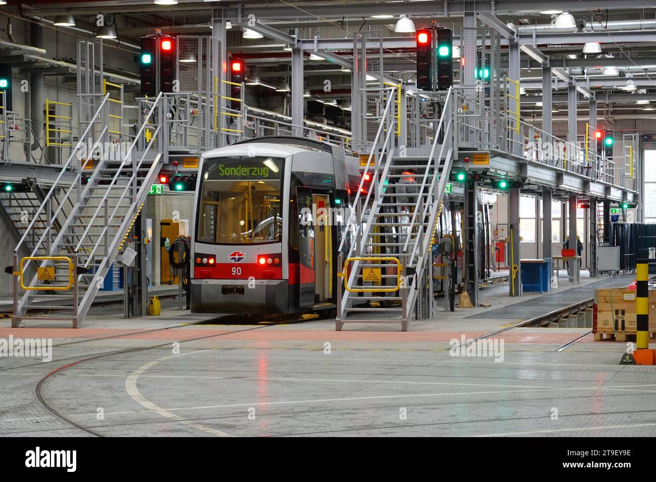 Wien, Straßenbahn-Hauptwerkstätte Simmering // Vienna, Wiener Linien ...