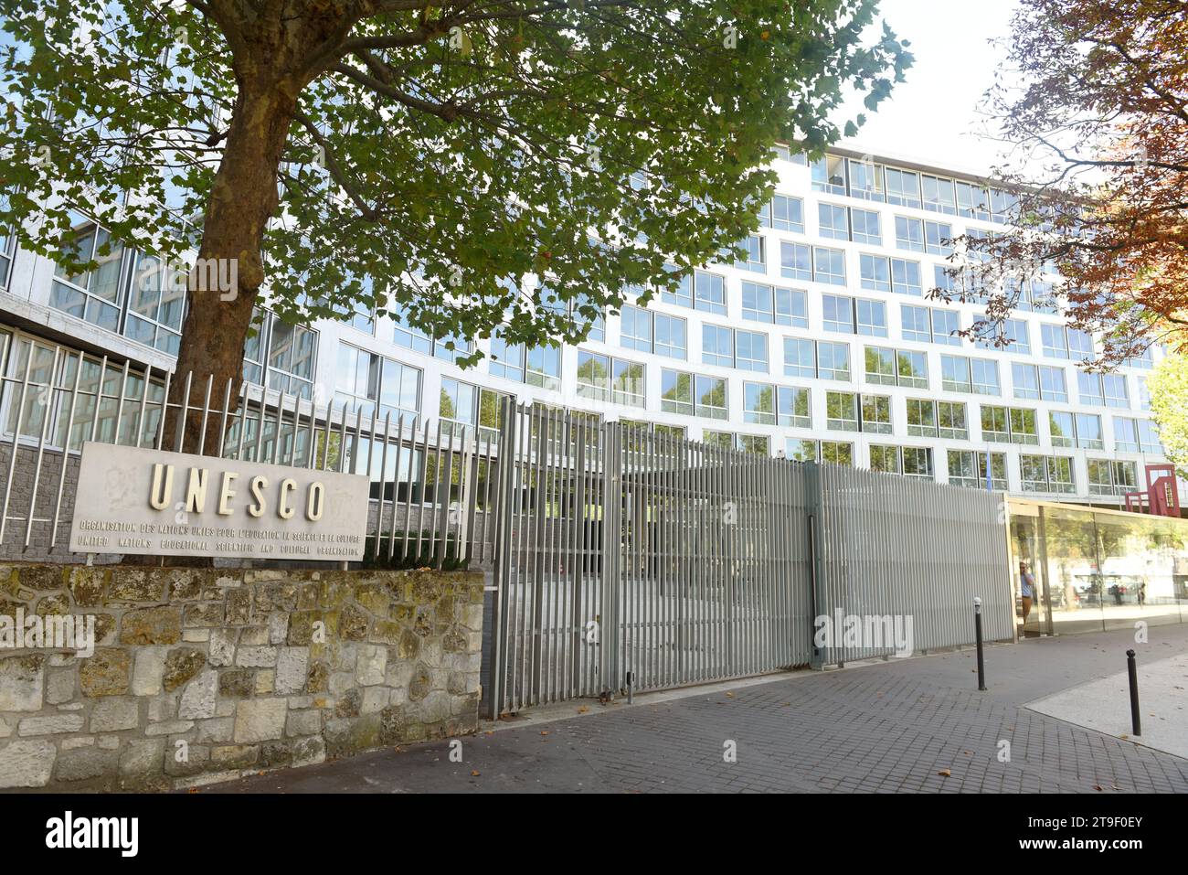 Unesco headquarters paris hi-res stock photography and images - Alamy