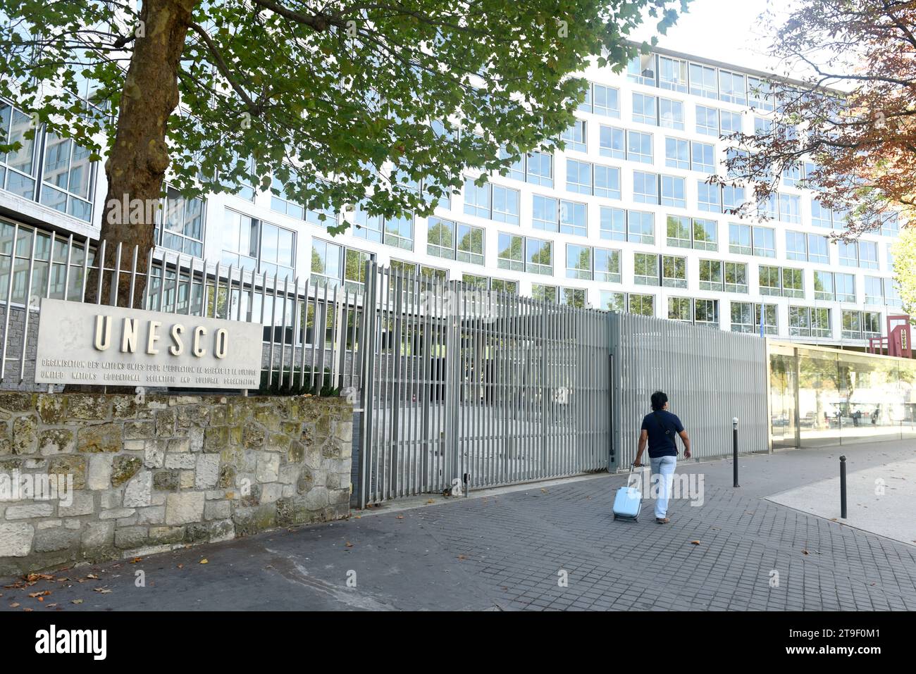 Unesco paris headquarters building hi-res stock photography and images ...