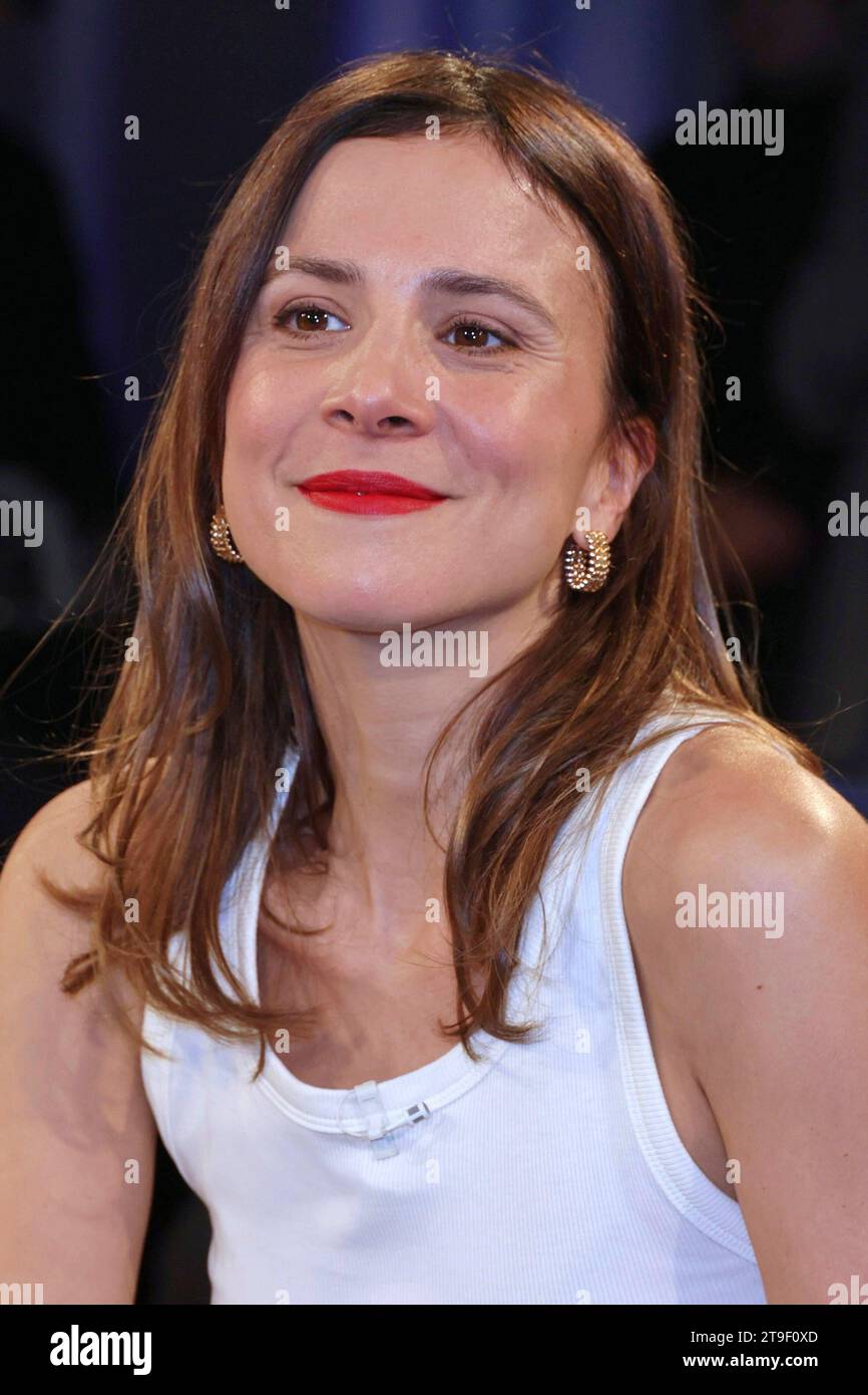 Aylin Tezel bei der Aufzeichnung der NDR Talk Show im NDR Fernsehstudio ...