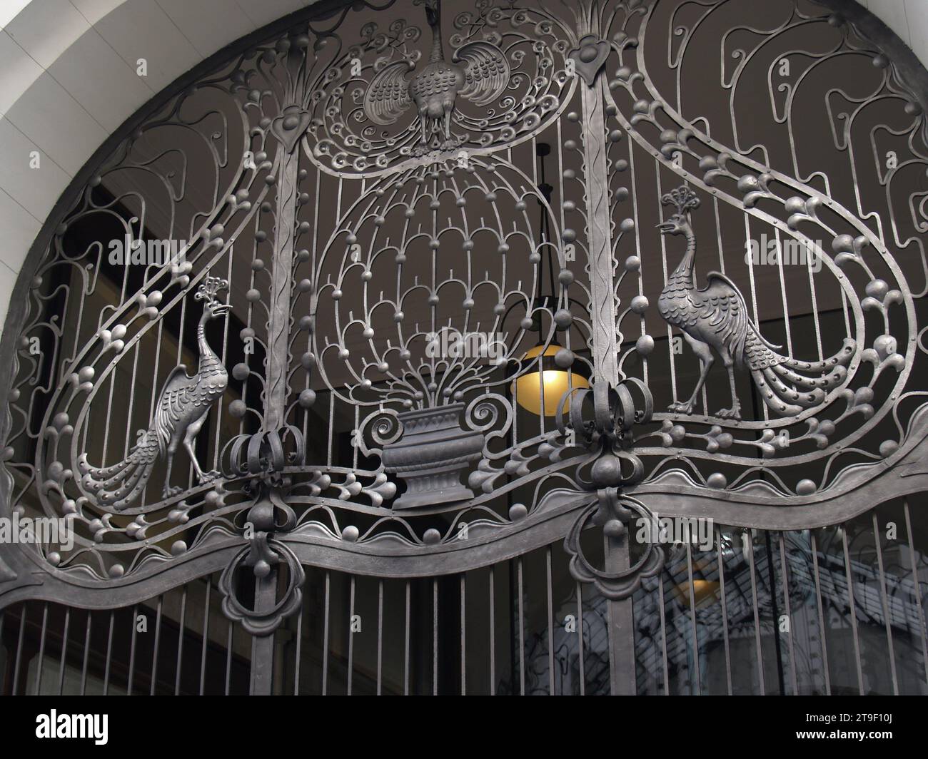 Budapest, Gresham Palace, Zsigmond Quittner 1905-1907 // Budapest, Gresham Palace, Zsigmond ...