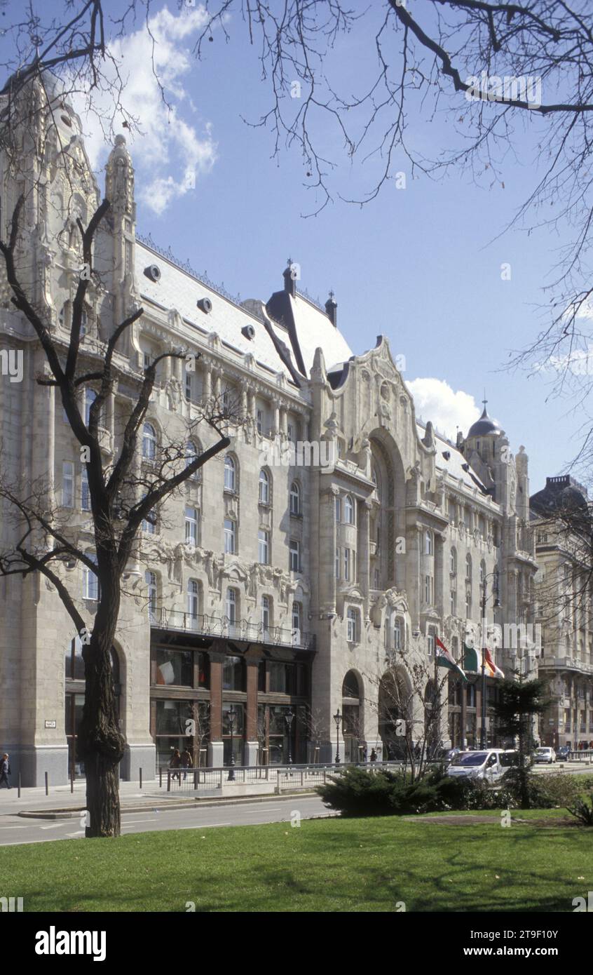 Budapest, Gresham Palace, Zsigmond Quittner 1905-1907 // Budapest ...
