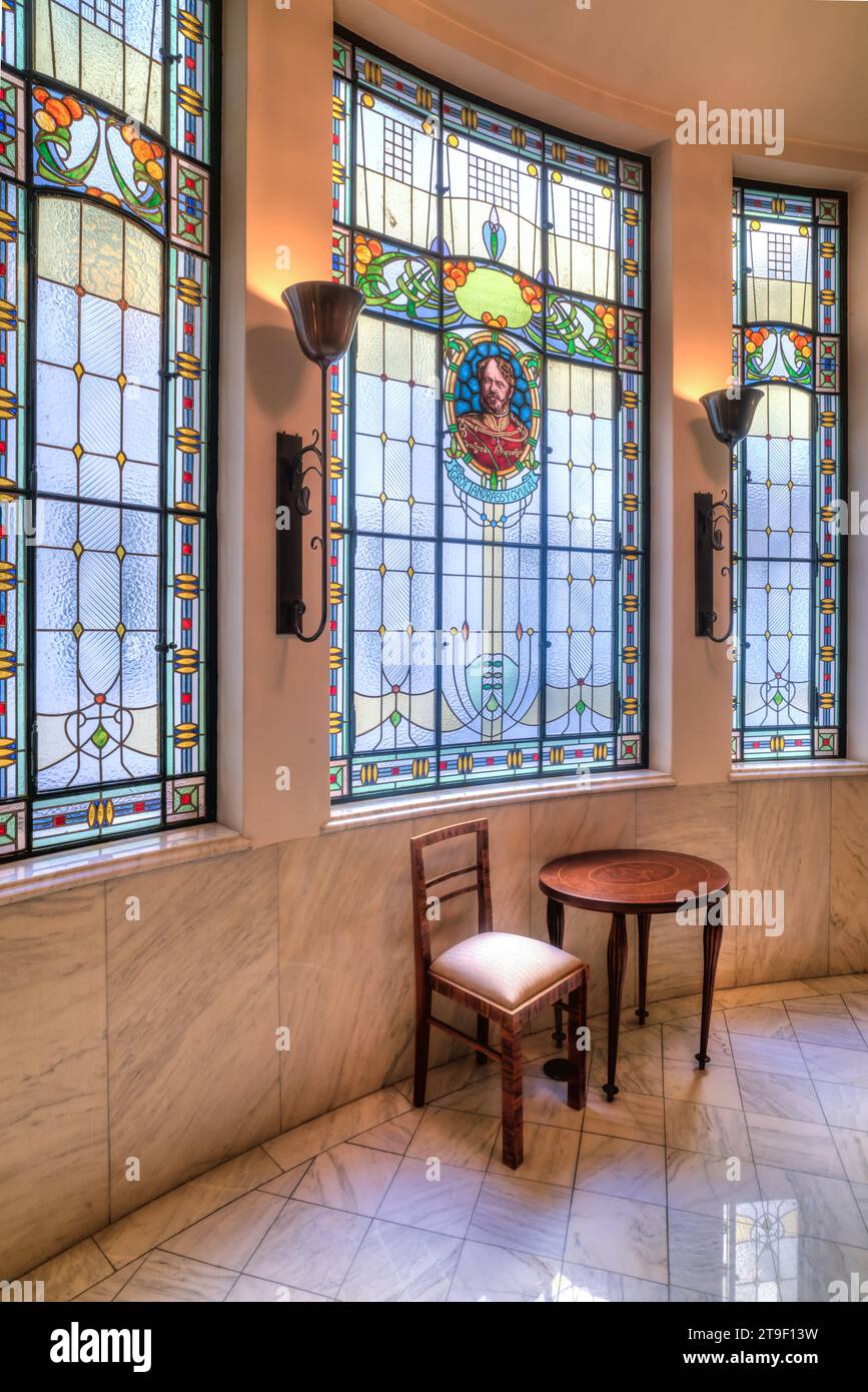 Budapest, Gresham Palace, Zsigmond Quittner 1905-1907, Andrassy-Stiege // Budapest, Gresham ...