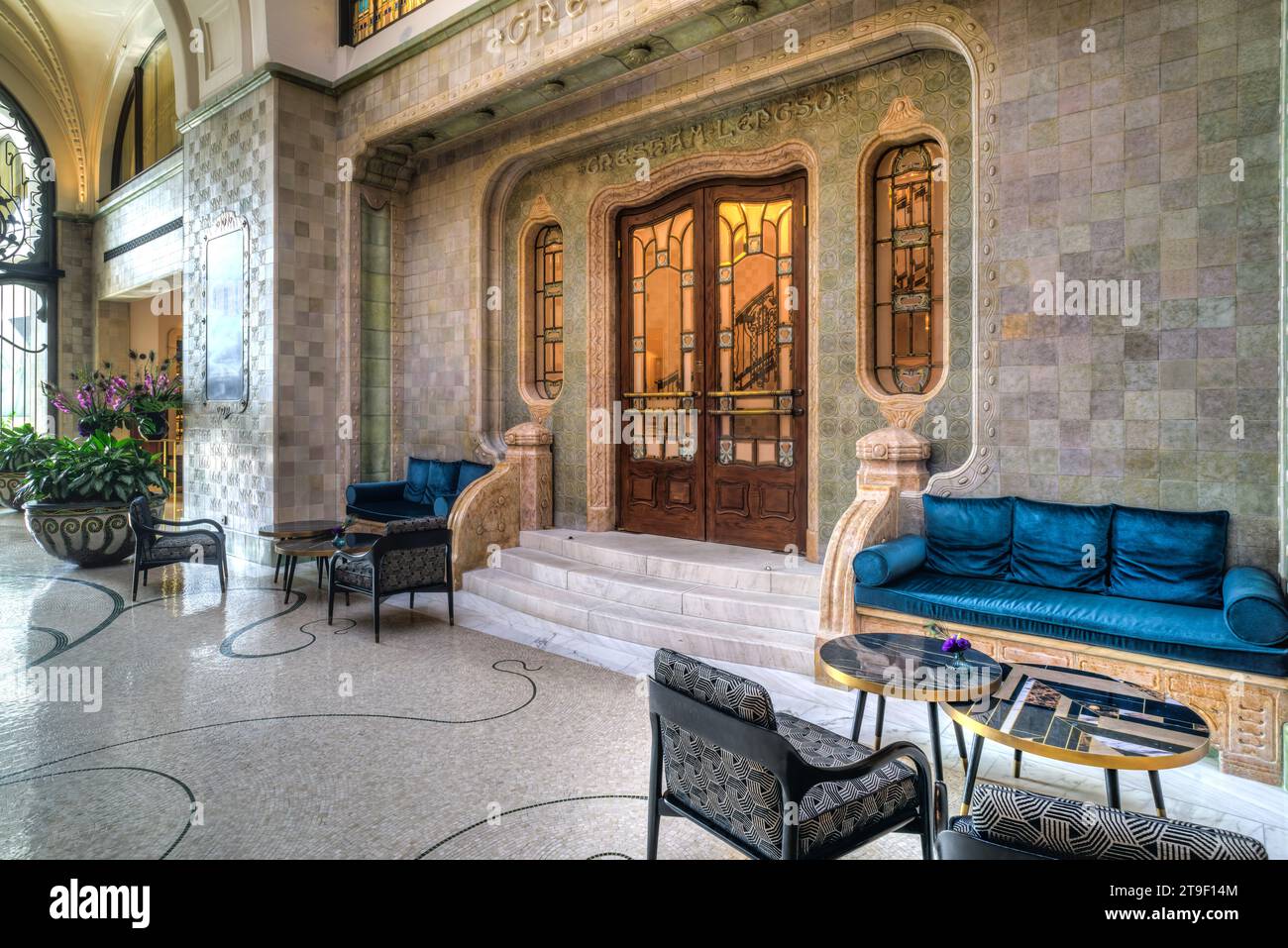 Budapest, Gresham Palace, Zsigmond Quittner 1905-1907, Gresham-Stiege // Budapest, Gresham ...