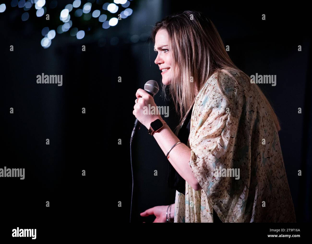 Funny women stage awards hi-res stock photography and images - Alamy