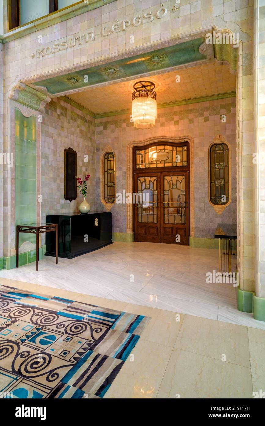 Budapest, Gresham Palace, Zsigmond Quittner 1905-1907, Kossuth-Stiege // Budapest, Gresham ...
