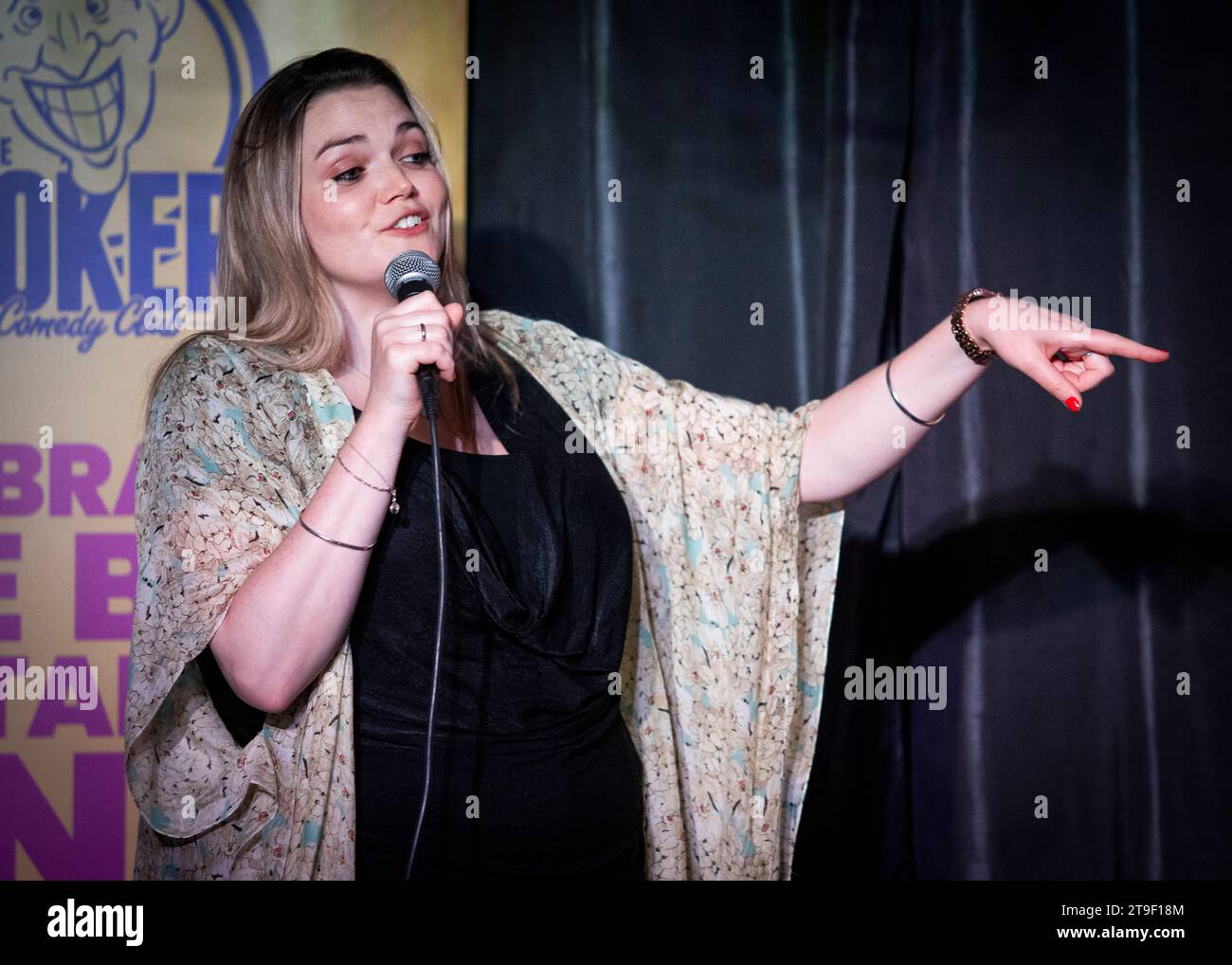 Funny women stage awards hi-res stock photography and images - Alamy