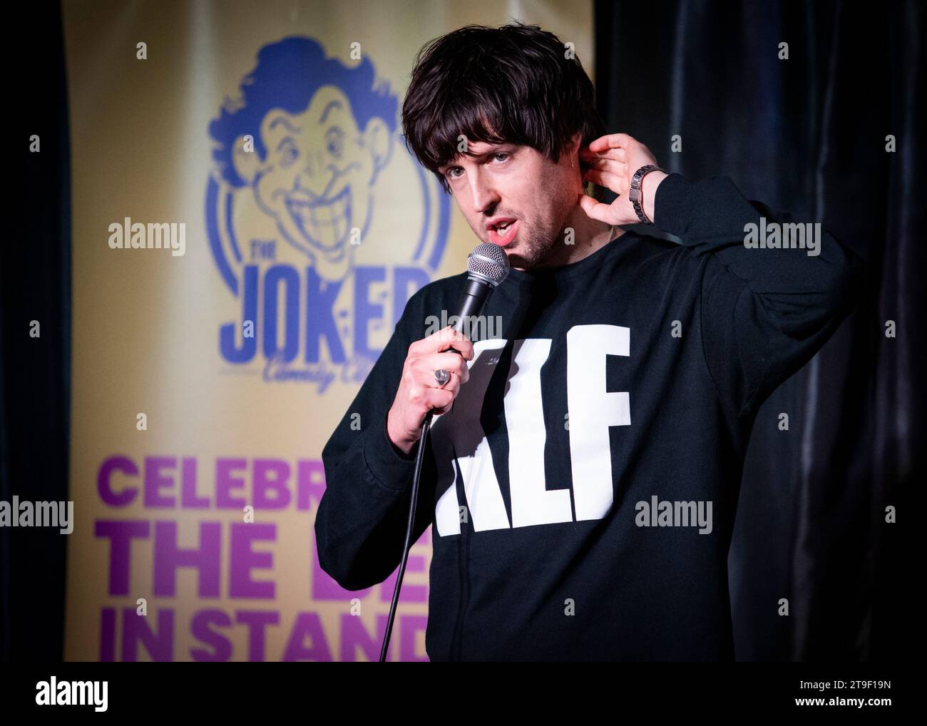 Comedy roast stage hi-res stock photography and images - Alamy