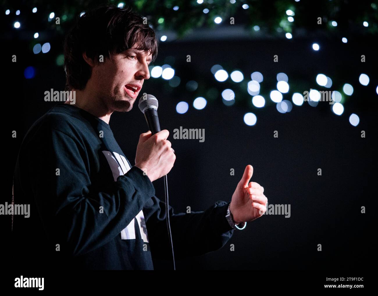 Comedy roast stage hi-res stock photography and images - Alamy